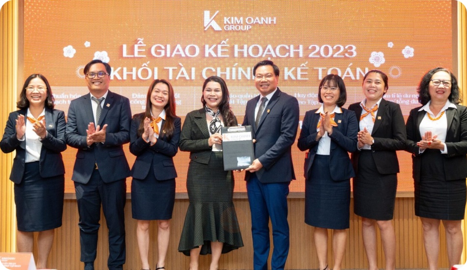 Địa Ốc Kim Oanh giao kế hoạch 2023 và công bố sơ đồ tổ chức mới.